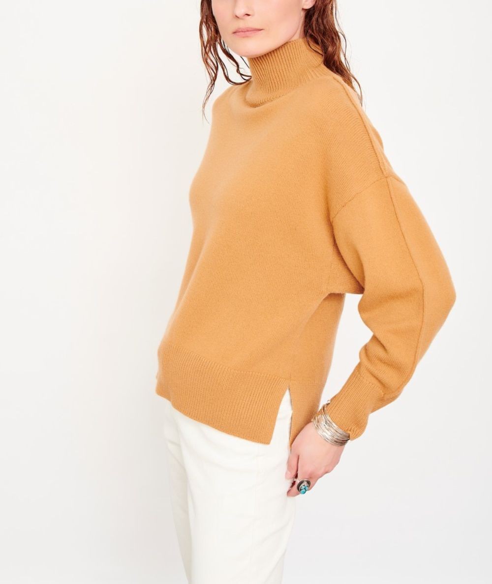 Pull camel col montant 100% mérinos Kuruma MKT Studio